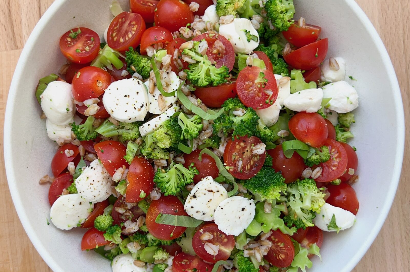 Broccoli Tomato and Fresh Mozzarella Farro Salad with Balsamic ...